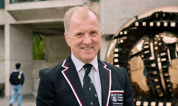 HUGO MACNEILL AND THE ‘VAMPIRE SQUID’ - The Phoenix Magazine