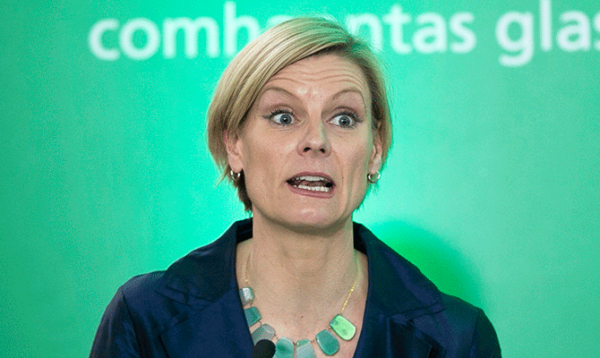 HACKETT UNDER FIRE - The Phoenix Magazine